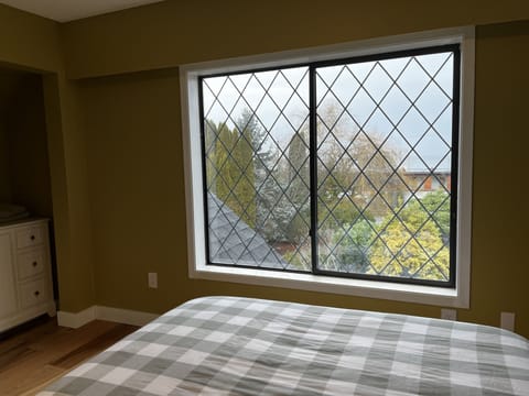 Ocenside Manor (Ocean View) | Qualicum Beach | VacationRenter