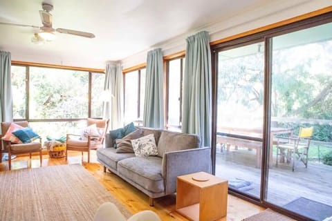 The Sandy Shack Summa | Sandy Point | VacationRenter