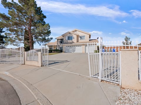 Resort Style House In High Dessert | Apple Valley | VacationRenter