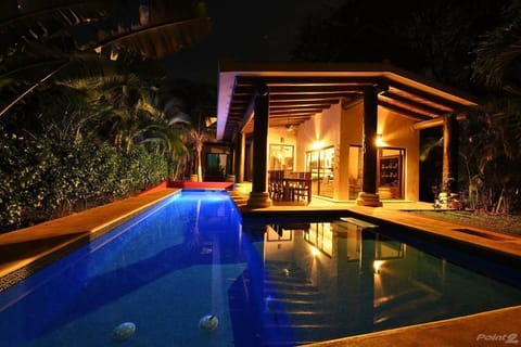 Spacious Private Villa with Pool Backing to Golf Course Beach Only ...