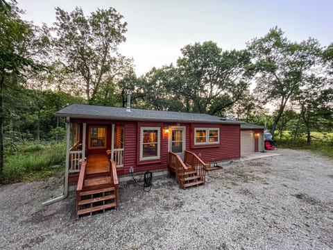 CLOSEST Cabin to Rathbun Lake - Unique Cabin in the WOODS - Sleeps 10 ...