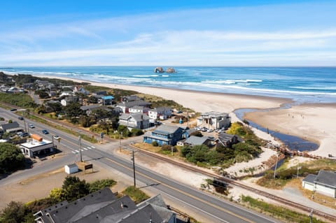 Blue Octopus #5 Personal Beach Cabin. Ocean View. | Rockaway Beach ...