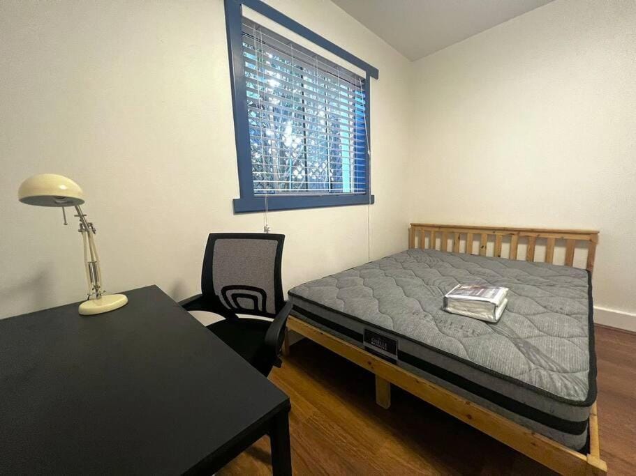 Waterloo 3 Bedroom Cozy Stay 5km CBD | Sydney | VacationRenter