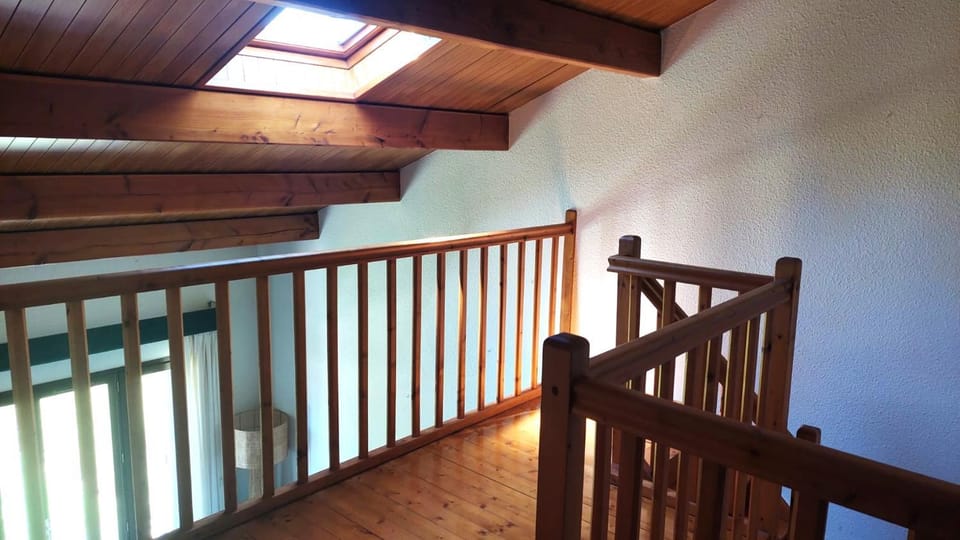 Casa adosada 3 hab, Wifi, Piscina, Padel | Ripollès | VacationRenter