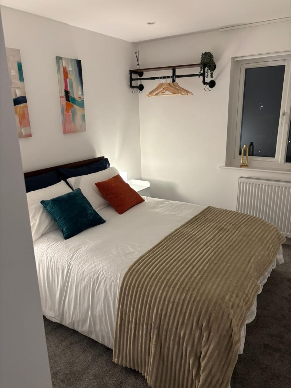 Refurbished 3 Bed Stay Near Historic Rugby School | Rugby | VacationRenter