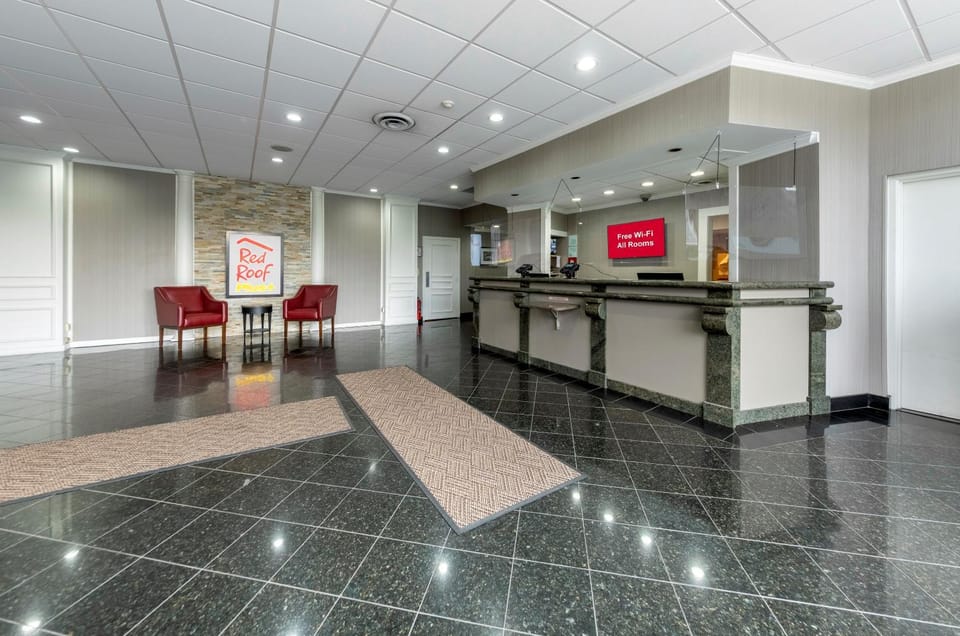 Red Roof PLUS Newark Liberty Airport - Carteret | Woodbridge Township ...