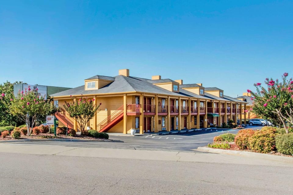 Quality Inn Bessemer I-20 exit 108 | Bessemer, AL | VacationRenter