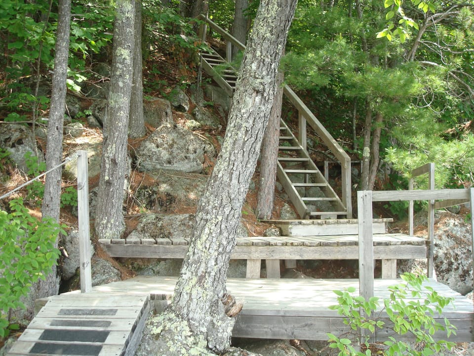 SUMMER SPECIAL Vintage cottage w/ beautiful mountain views across ...