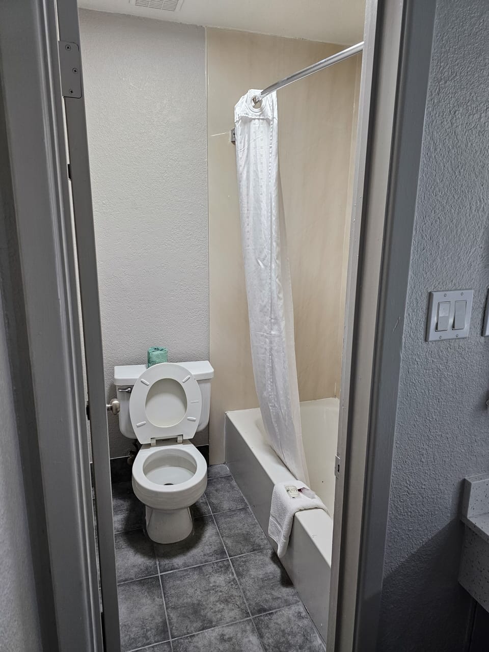 Quality Inn & Suites | Metairie, LA | VacationRenter