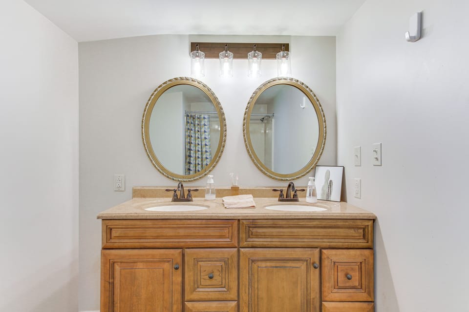 Expansive Florence Home ~ 6 Mi to Downtown! | Florence, AL | VacationRenter