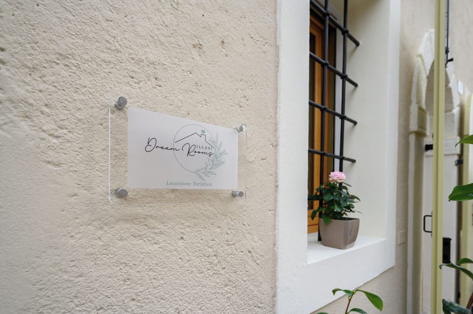 Piccolo Affittacamere Immerso Negli Ulivi Della Valle D'illasi Vicino a ...