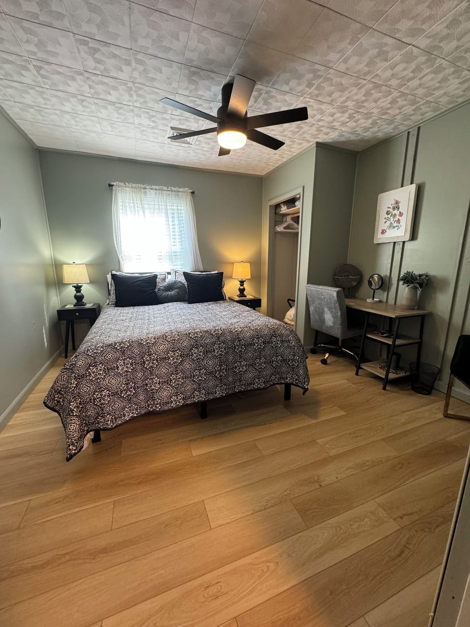 Charming 3 BR Cottage Walk to AOTG and minutes to NRG National Park ...