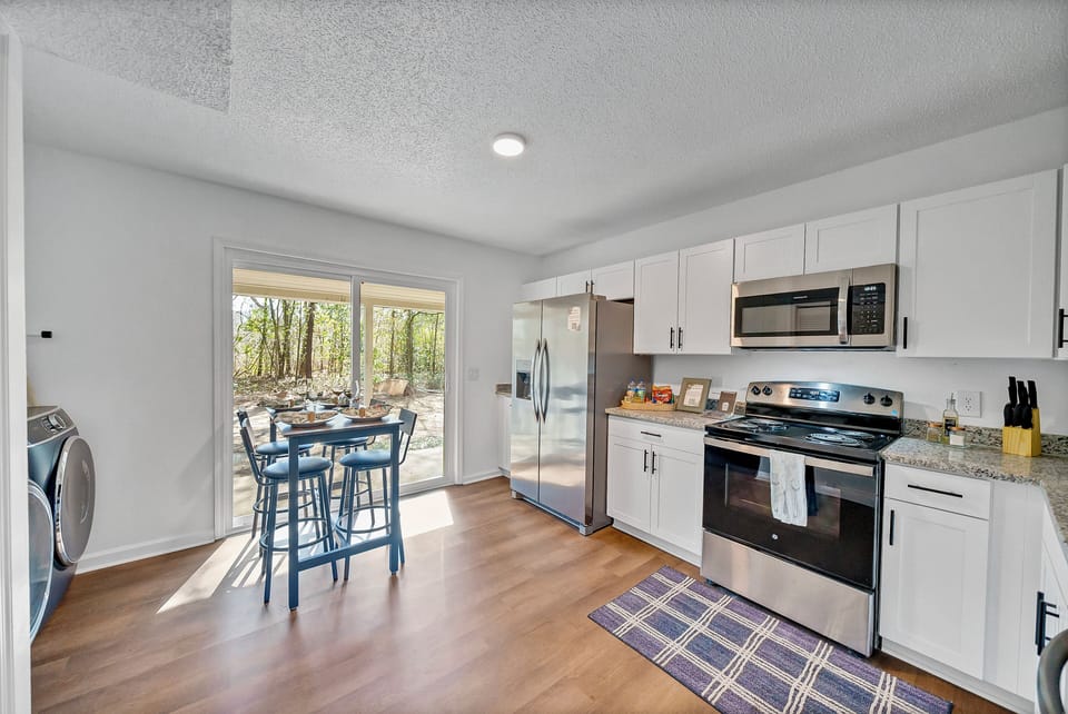 Chic & Modern 2BD Near CAE | Cayce, SC | VacationRenter