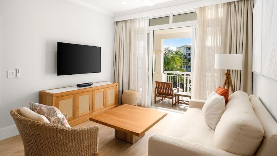 Deluxe 1 BR, All-Inclusive Suite at Alexandra Resort | The Bight ...