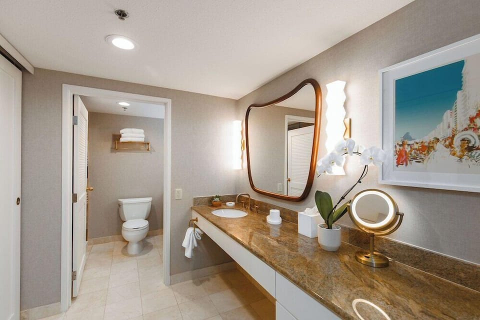 2 Connecting Suites at a 4⭐️ Hotel | Paradise, NV | VacationRenter