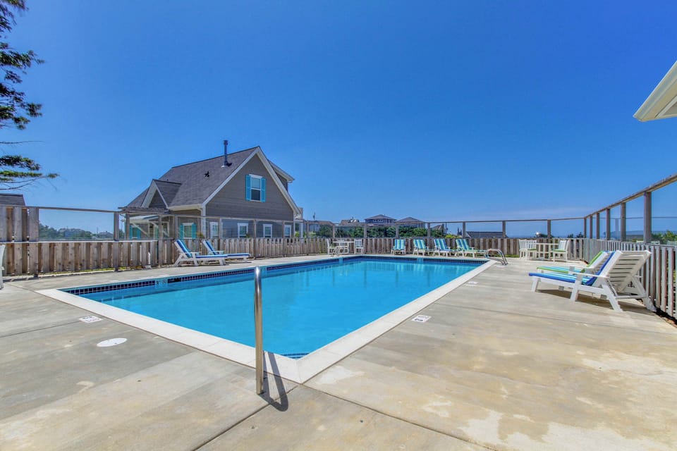 Dog-friendly coastal home with private hot tub and park access ...