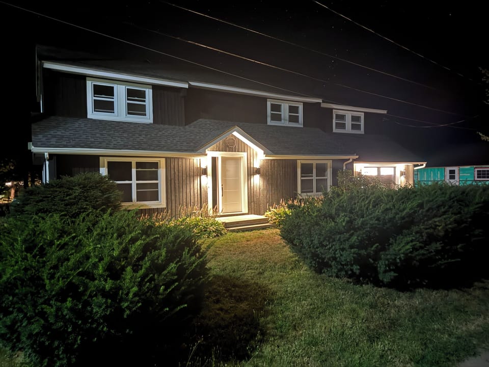 Seasons at Edgewater Beach House | Prince Edward County | VacationRenter