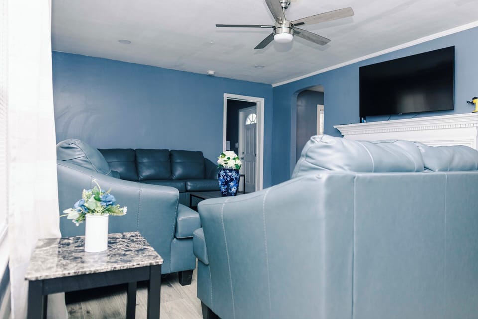 Spacious 5-bedroom house in beautiful High Point with AC | High Point ...