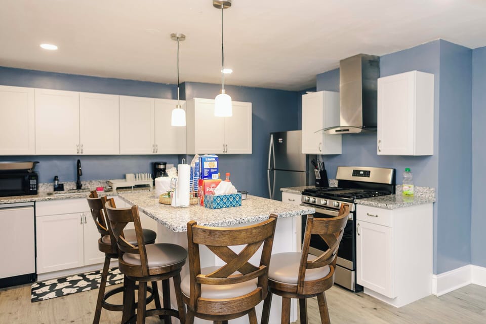 Spacious 5-bedroom house in beautiful High Point with AC | High Point ...