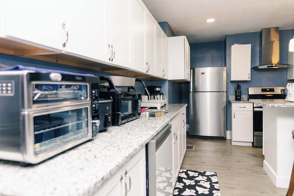 Spacious 5-bedroom house in beautiful High Point with AC | High Point ...