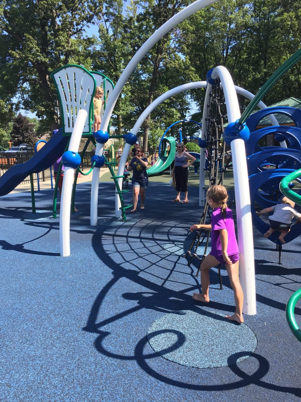 Gecko Cottage ... Walk to beach, pool, food, shopping - Clean, cozy ...