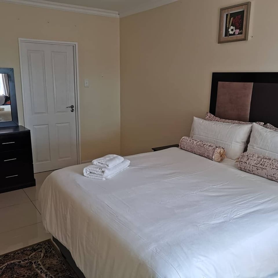 40 La Mer, in front of Illovo beach | KwaZulu-Natal | VacationRenter