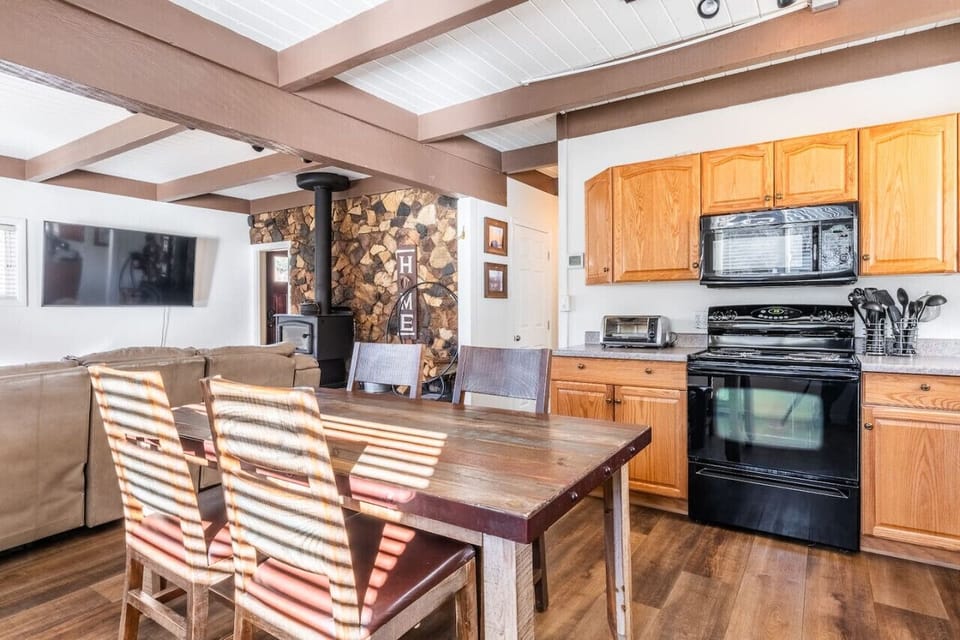 Hidden Meadow Cabin-June Lake, CA | June Lake, CA | VacationRenter