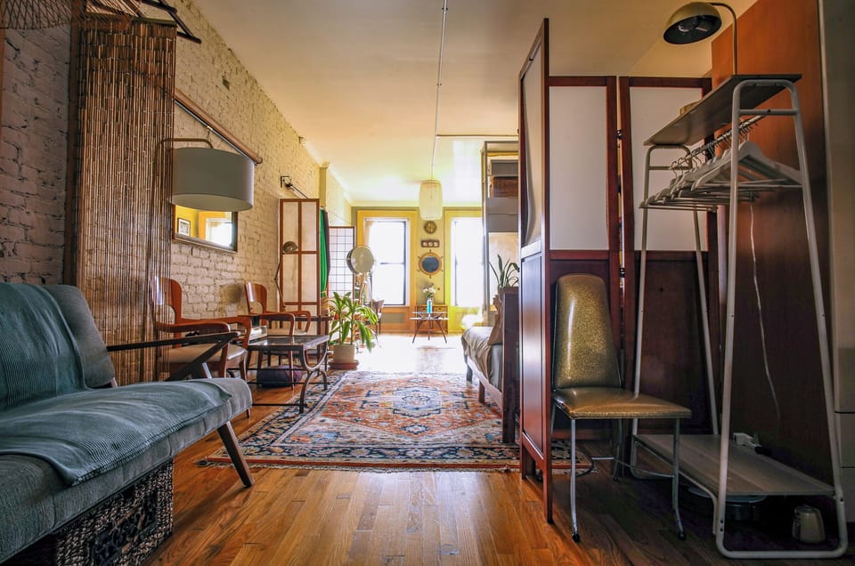 Bright Loft ~ Full Floor ~ 5 Windows ~ Projector ~ Williamburg ~ Near ...