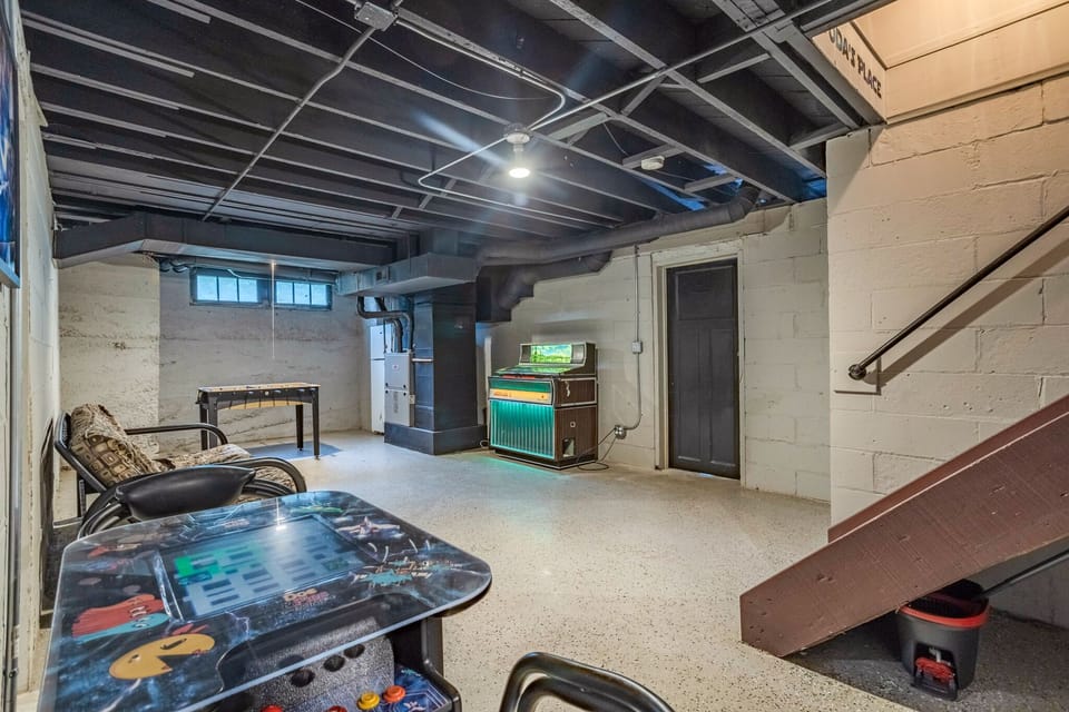 A Beautiful Escape By The Riverside! | Rockford, IL | VacationRenter