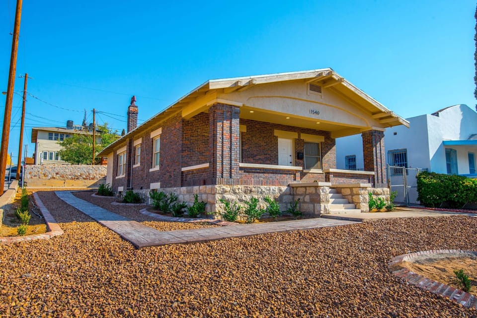 Sunset Heights Bungalow near Downtown and UTEP | Ciudad Juarez ...