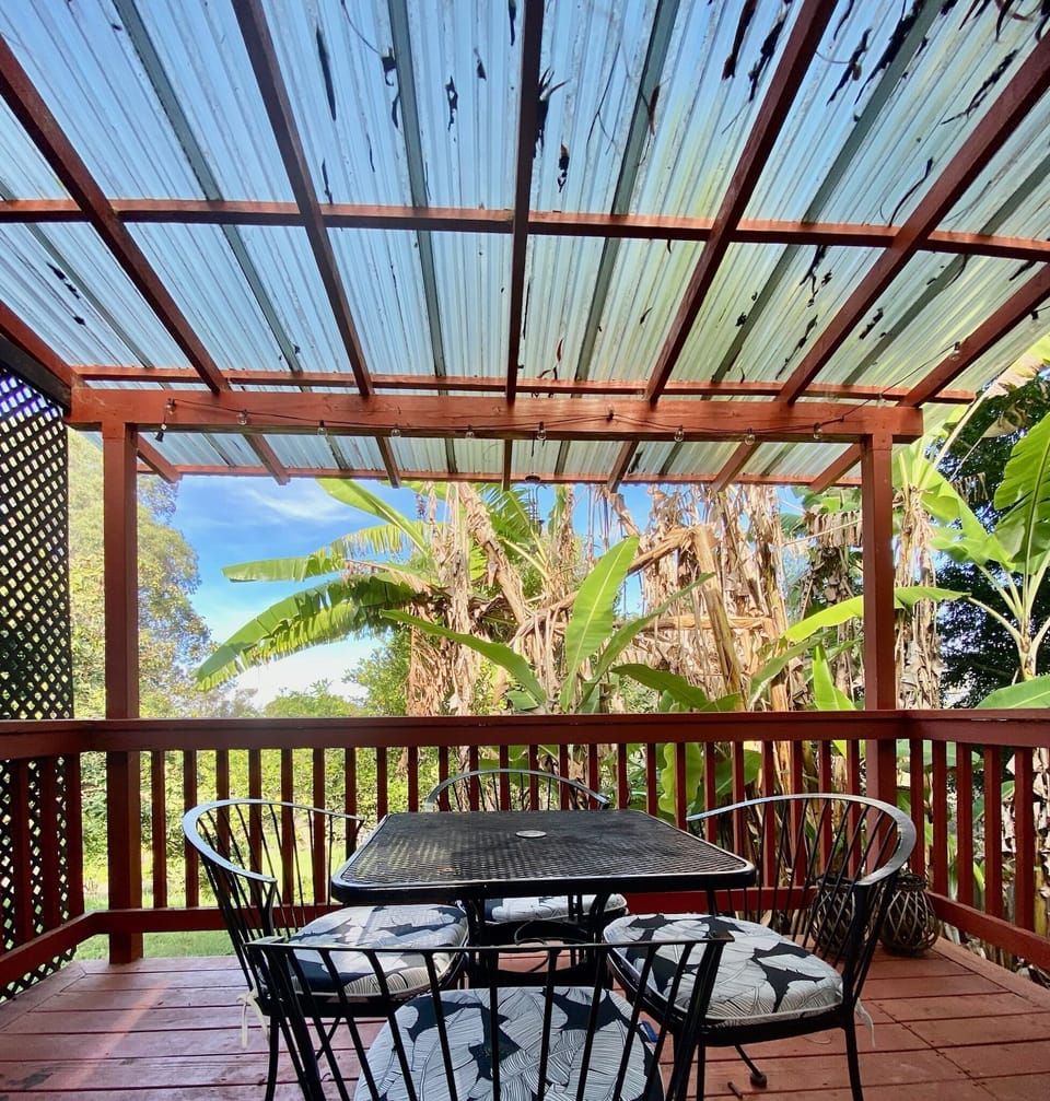 Quiet 1-bd cottage retreat with sleeping loft & work space | Kula, HI ...