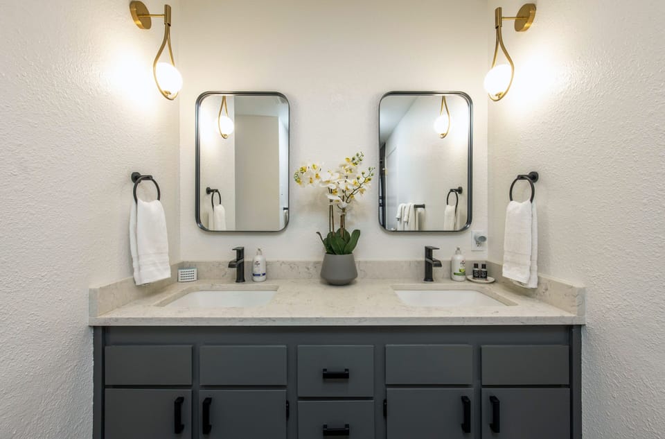 Point Lyle - River Views, Pellet Stove, Scenic! | Lyle, WA | VacationRenter