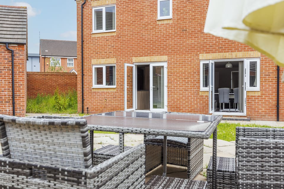 Coventry House for the Larger Group with Parking | Coventry ...