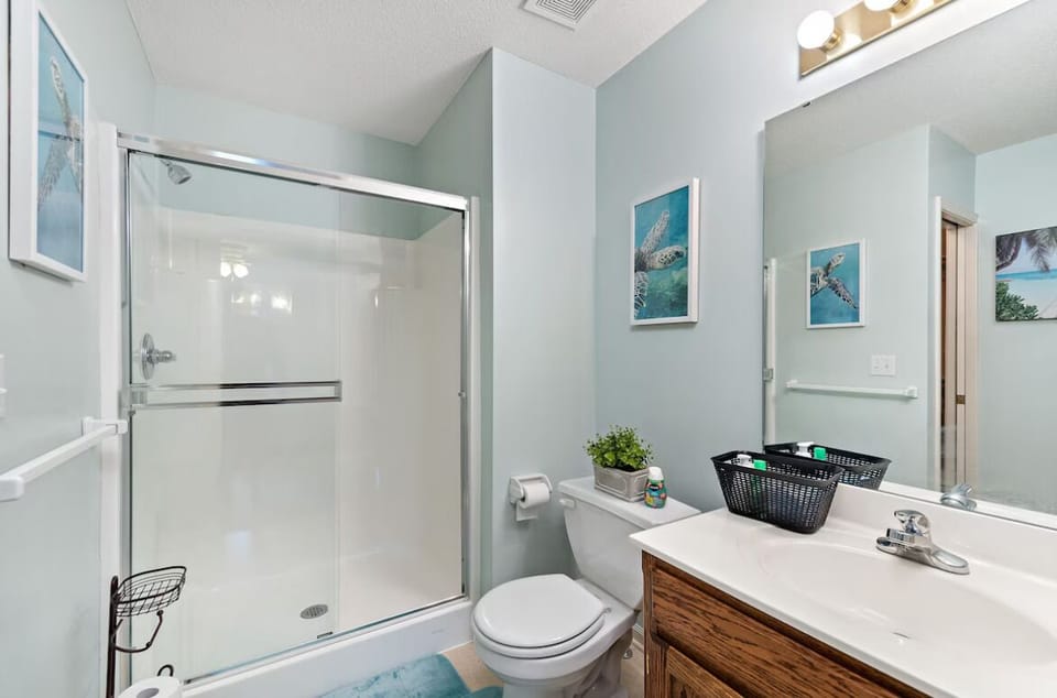 Beautiful Townhome 11 minutes to Downtown, Kansas City, 15 mins to MCI ...