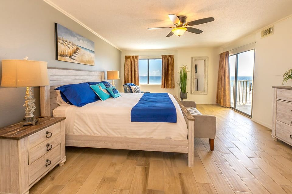 Huge Beach Side 3 Bedroom Condo /West Beach / Shoreline Towers | West ...