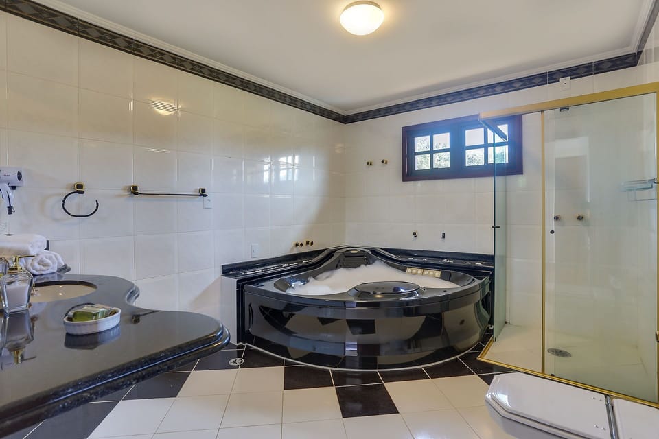 Villa Boréal Hostellerie | Águas de Lindóia | VacationRenter