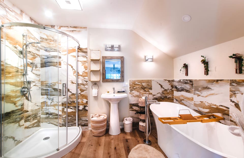 Twisted Lemon Restaurant & Boutique Inn | Ontario | VacationRenter