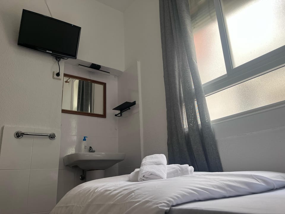 Hostal Alonso No Limit Madrid | Centro | VacationRenter