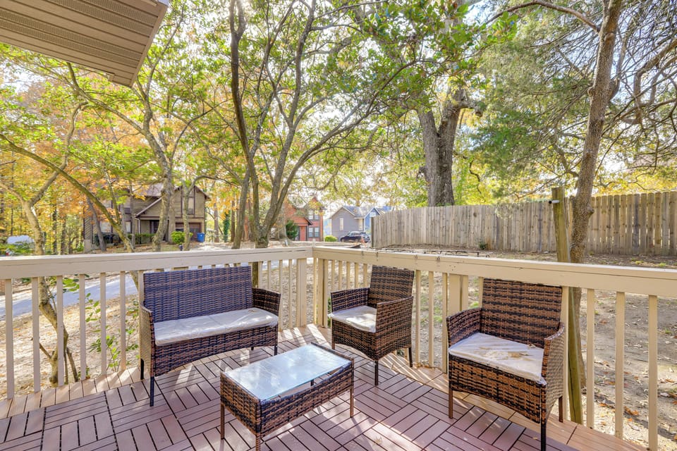 Easy Hwy Access to Atl: Work-ready Riverdale Home | Riverdale ...