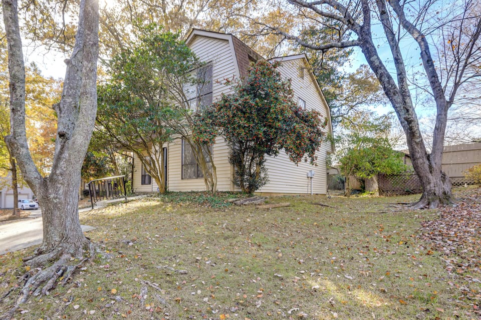 Easy Hwy Access to Atl: Work-ready Riverdale Home | Riverdale ...