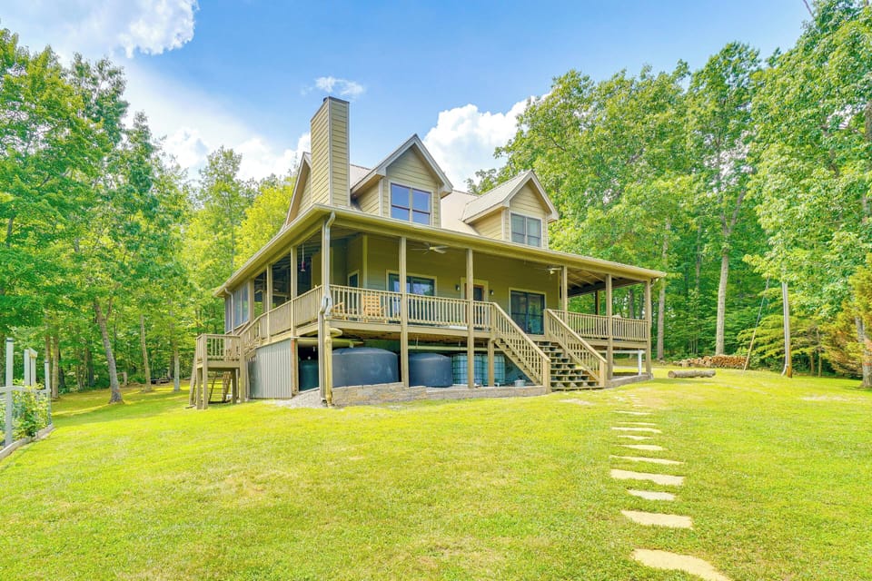 Crawford Cottage w/ Fireplace & Mountain Views! | Tennessee ...