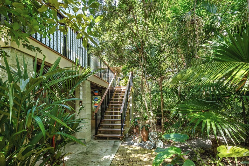 The Tree-House: Tropical getaway in a lush private jungle property ...
