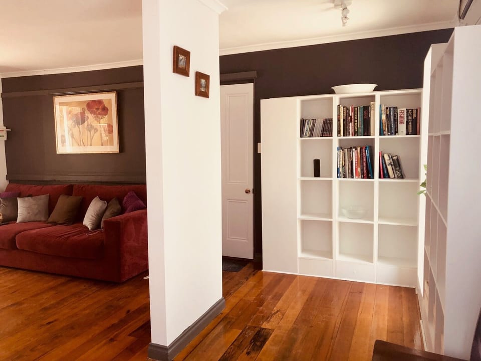 Versicilia Apartment in Historic Port Albert on the Gippsland Coast ...