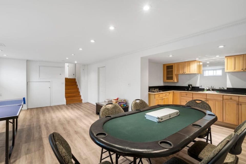 Spacious Family Home | Games, Netflix & Backyard | Toronto | VacationRenter