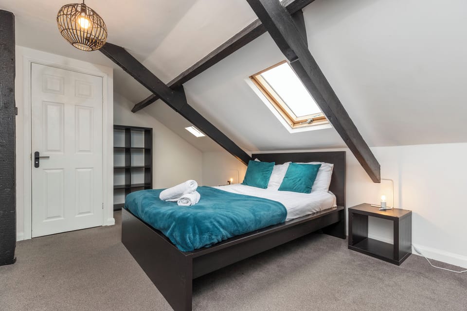 Salt & Sage City Retreat for 7 in Gateshead | Gateshead | VacationRenter