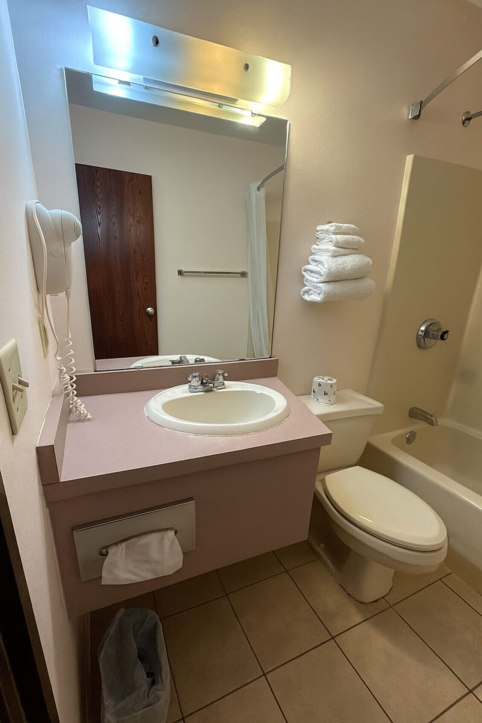 Nisswa Hotel & Suites – 2 Bedroom King + Double Queen #118 | Nisswa, MN ...