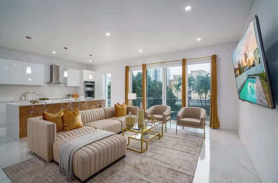 New 5BR Villa • Beach Walk • Jacuzzi Retreat | Pompano Beach, FL ...