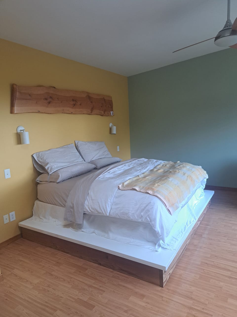 Beautiful, warm, modern home. Lake and Bay views and incredible sunsets ...