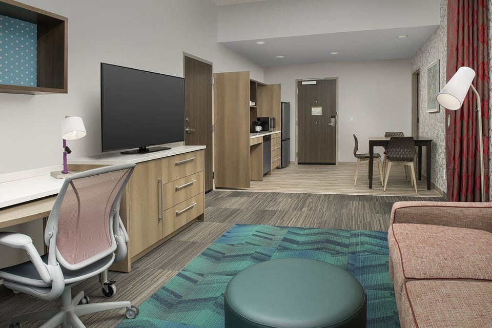 Convenient Blue Lagoon Suite Minutes MIA Airport, Coral Gables ...