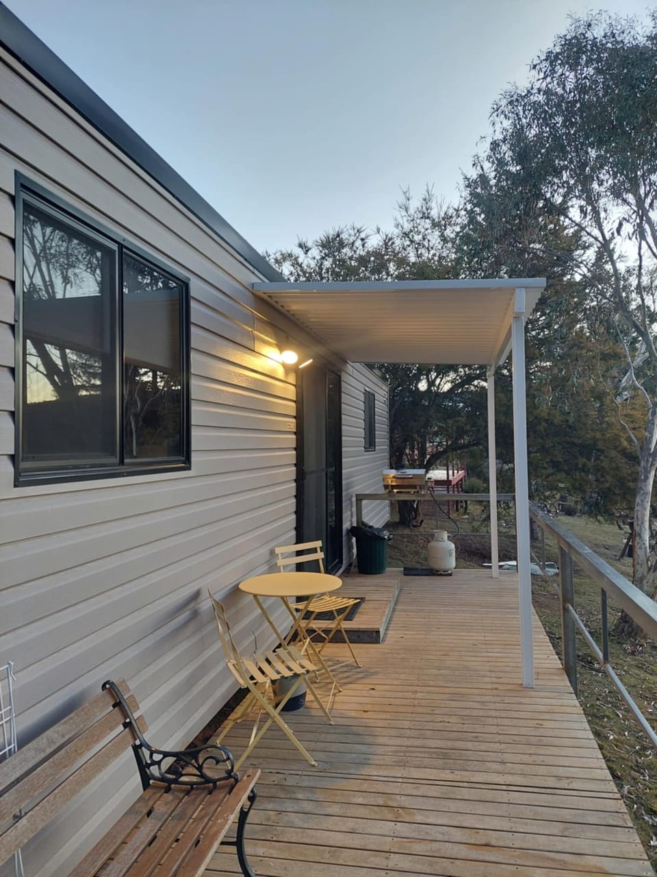 Serinity Cabin..Fish/Ski/Relax..Lake Eucumbene In the Snowy Mountains ...